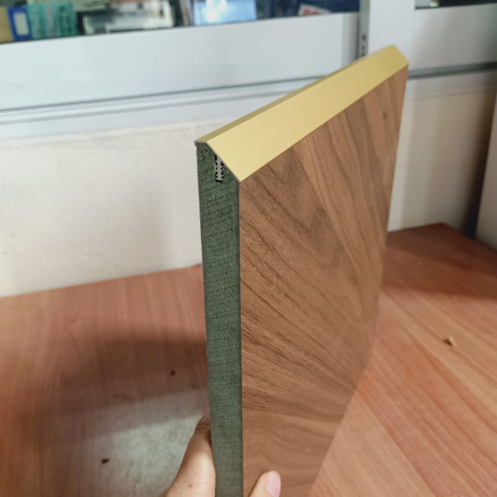Nẹp cạnh gỗ vát góc 45 độ thay thế tay nắm tủ loại tốt